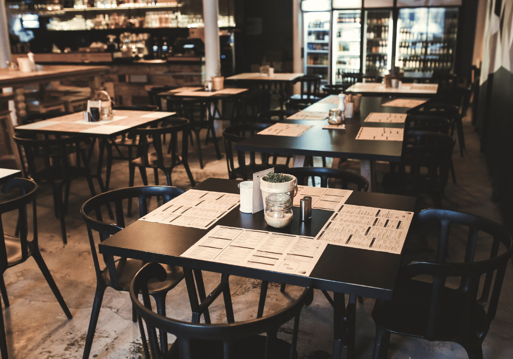 What is a Full Service Restaurant? Definition, Characteristics & More ...